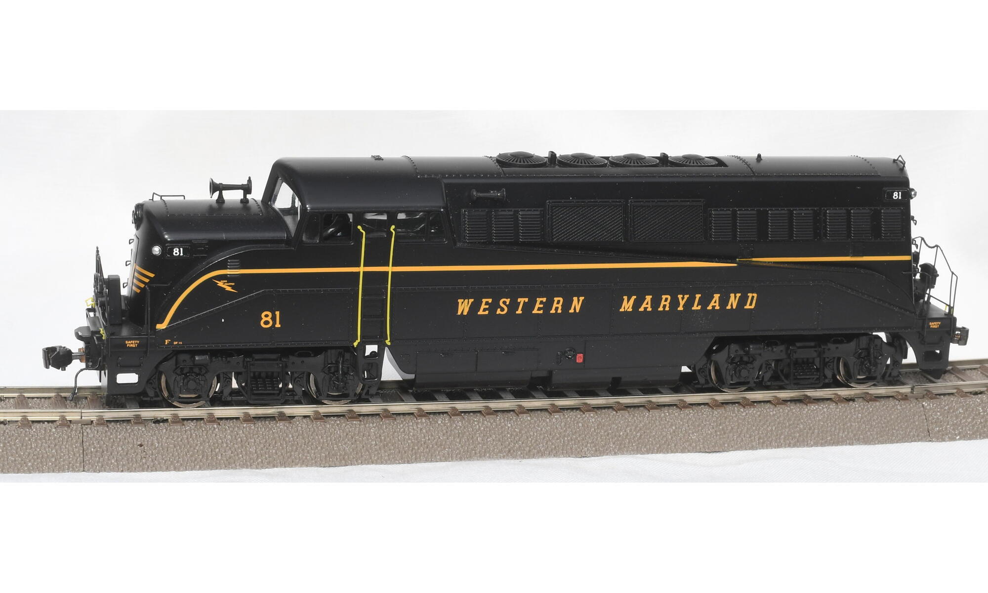 Køb Life Like Proto 2000 30198. EMD BL-2 Powered -- Western Maryland #81 - Tilbud: 825,00DKK,-